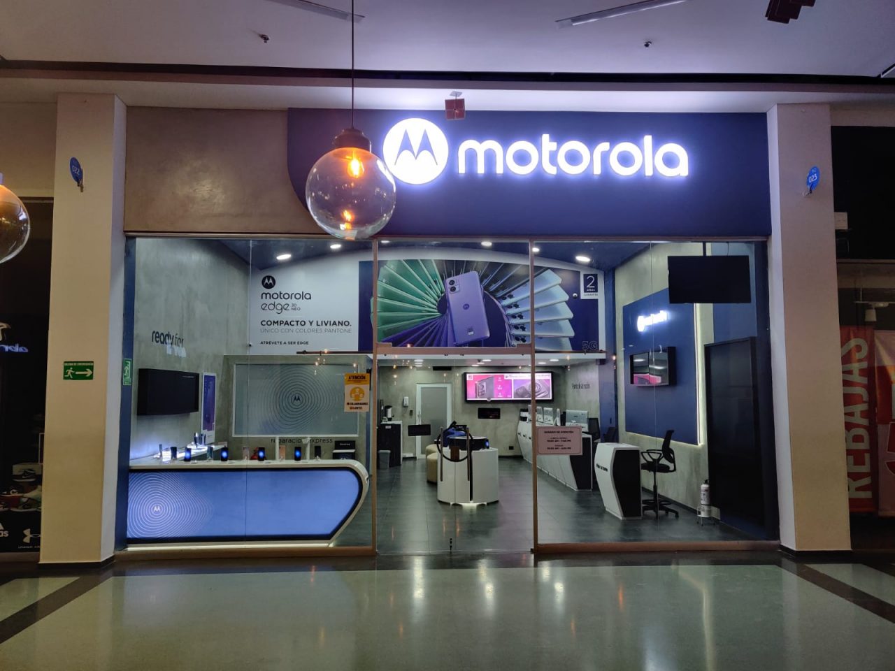 Motorola abre tiendas propias en Colombia - TintaTIC